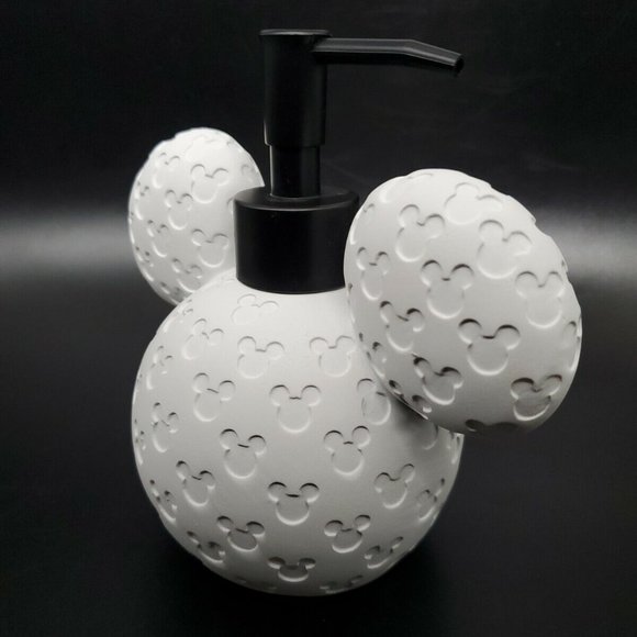 Disney | Bath | Disney Mickey Mouse White 3d Print Soaplotion Dispenser ...